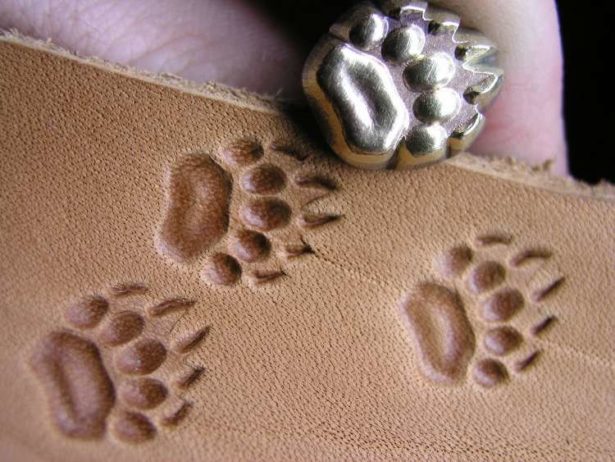 011-01 Bear grizzly FRONT paw Leather stamp - Toolpaw Bear Grizzly paw
