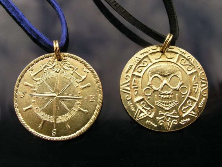 Pirate medal - small - Toolpaw